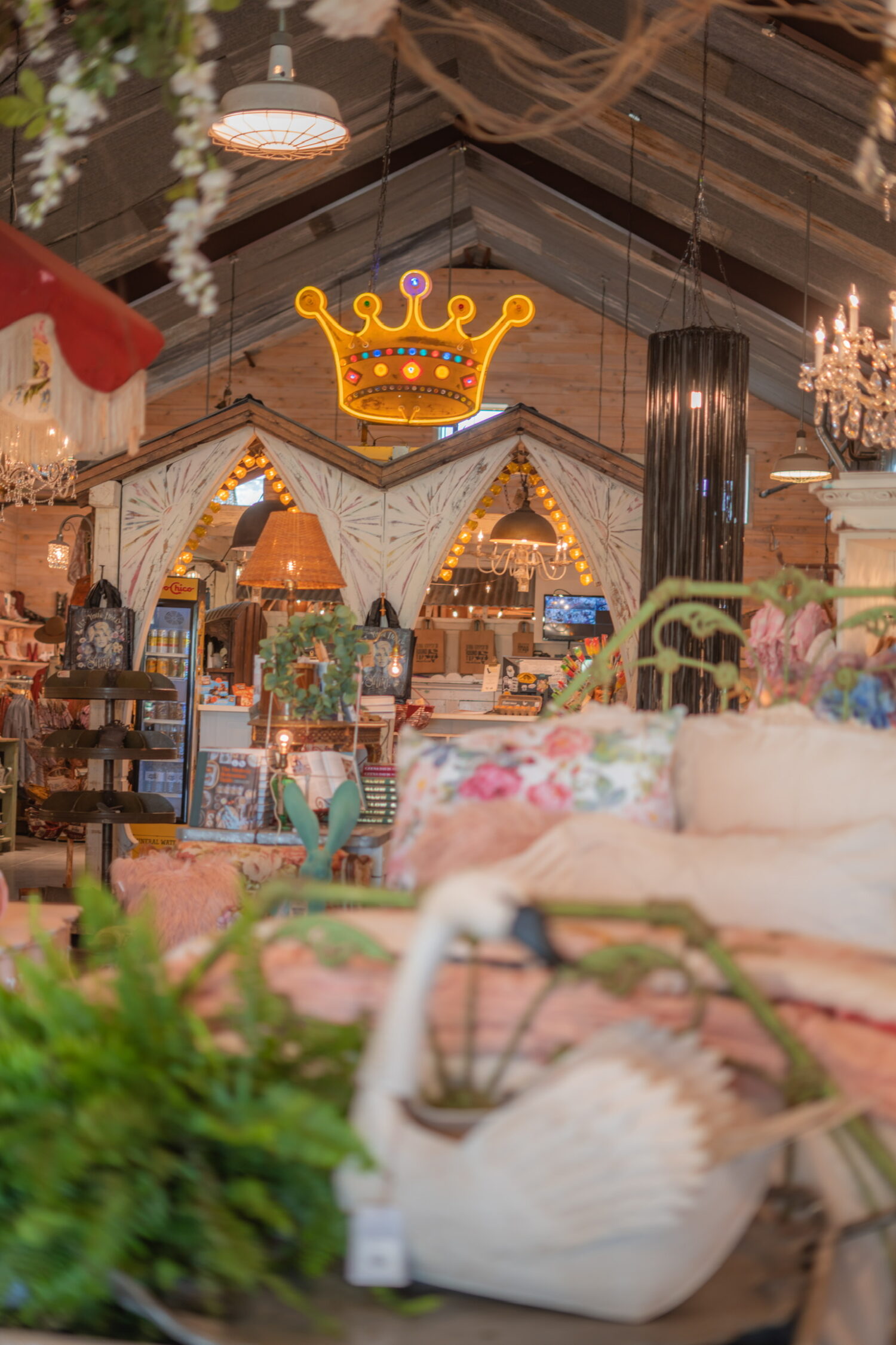 Get Lost at the Wander Inn this Summer – Junk Gypsy Blog