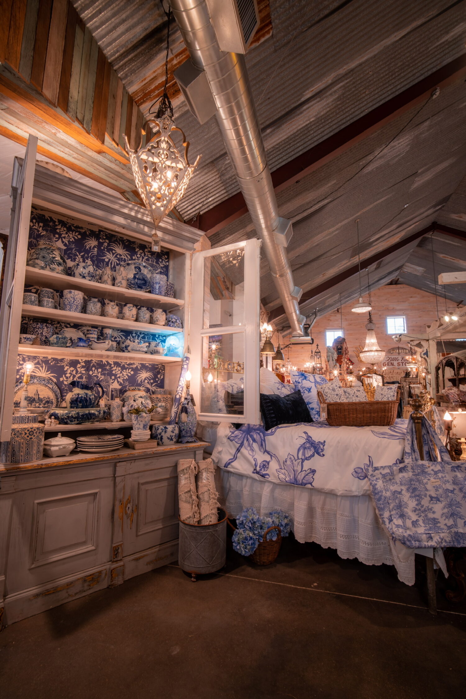 Get Lost at the Wander Inn this Summer – Junk Gypsy Blog