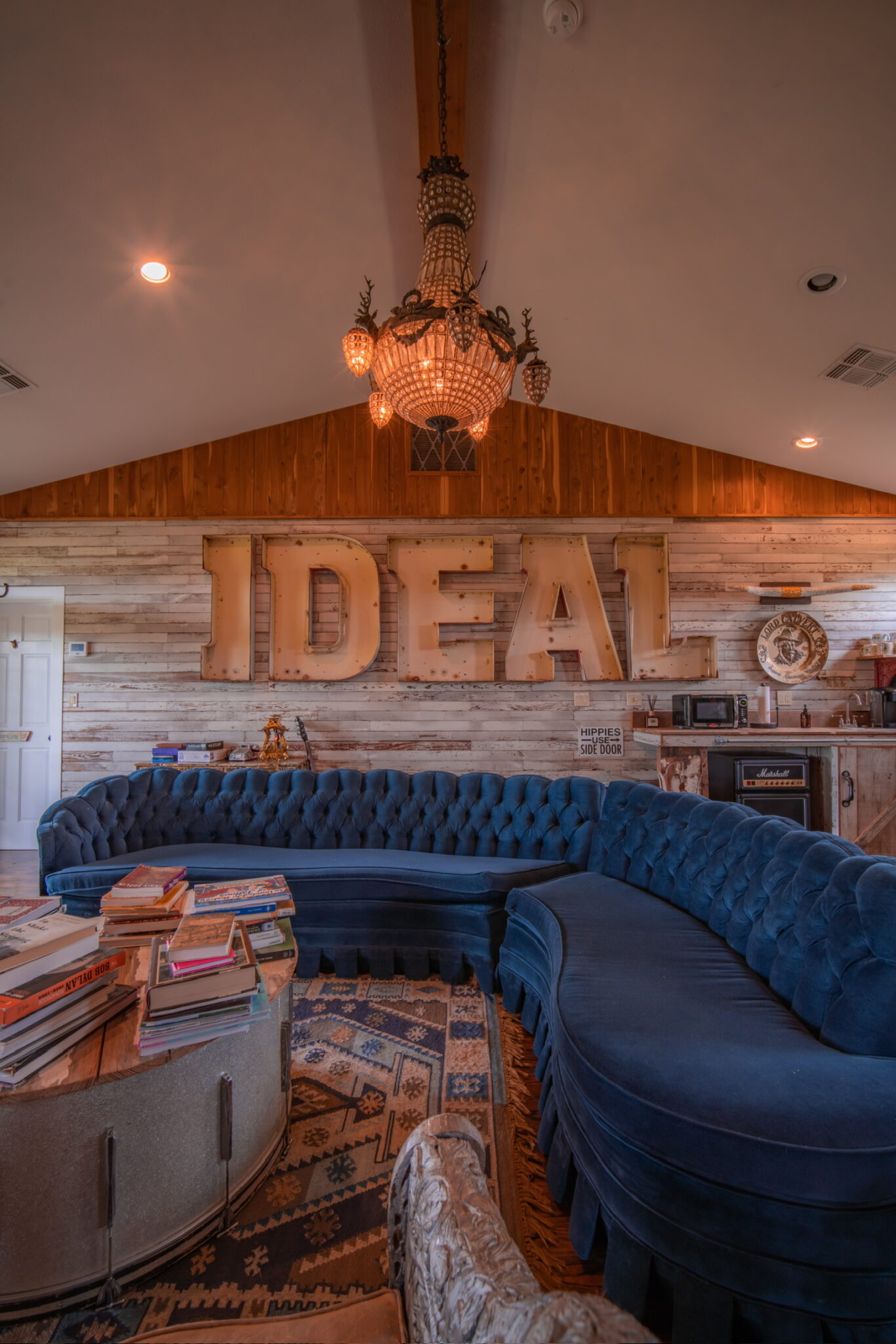 Get Lost at the Wander Inn this Summer – Junk Gypsy Blog