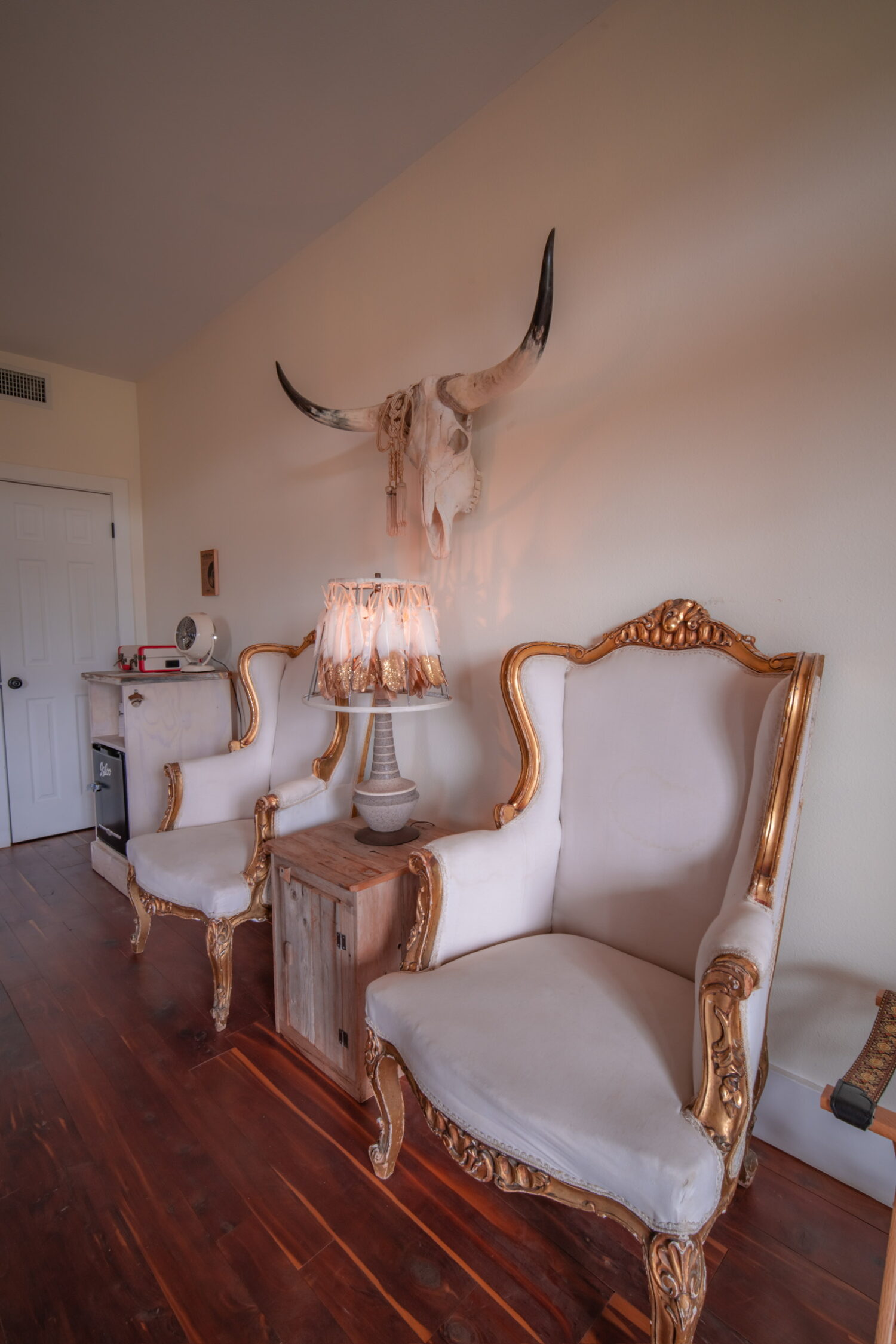 Get Lost at the Wander Inn this Summer – Junk Gypsy Blog